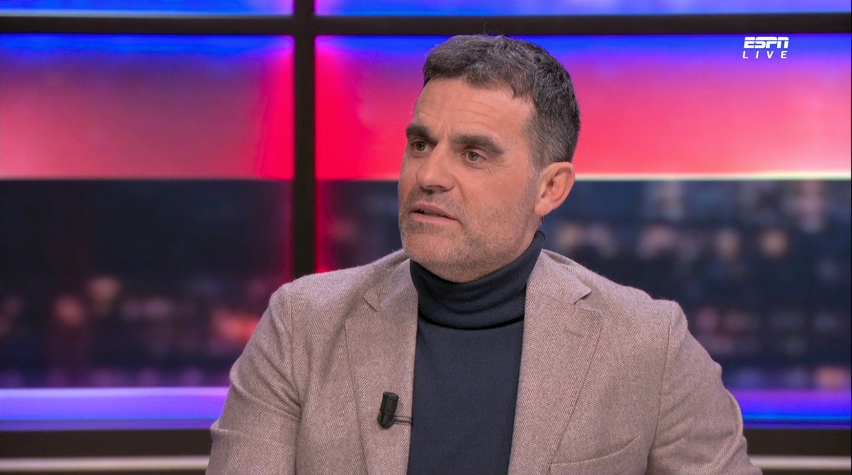 Kenneth Perez kraakt Feyenoorder: 'Ik stoor me mateloos aan hem... Bij ...