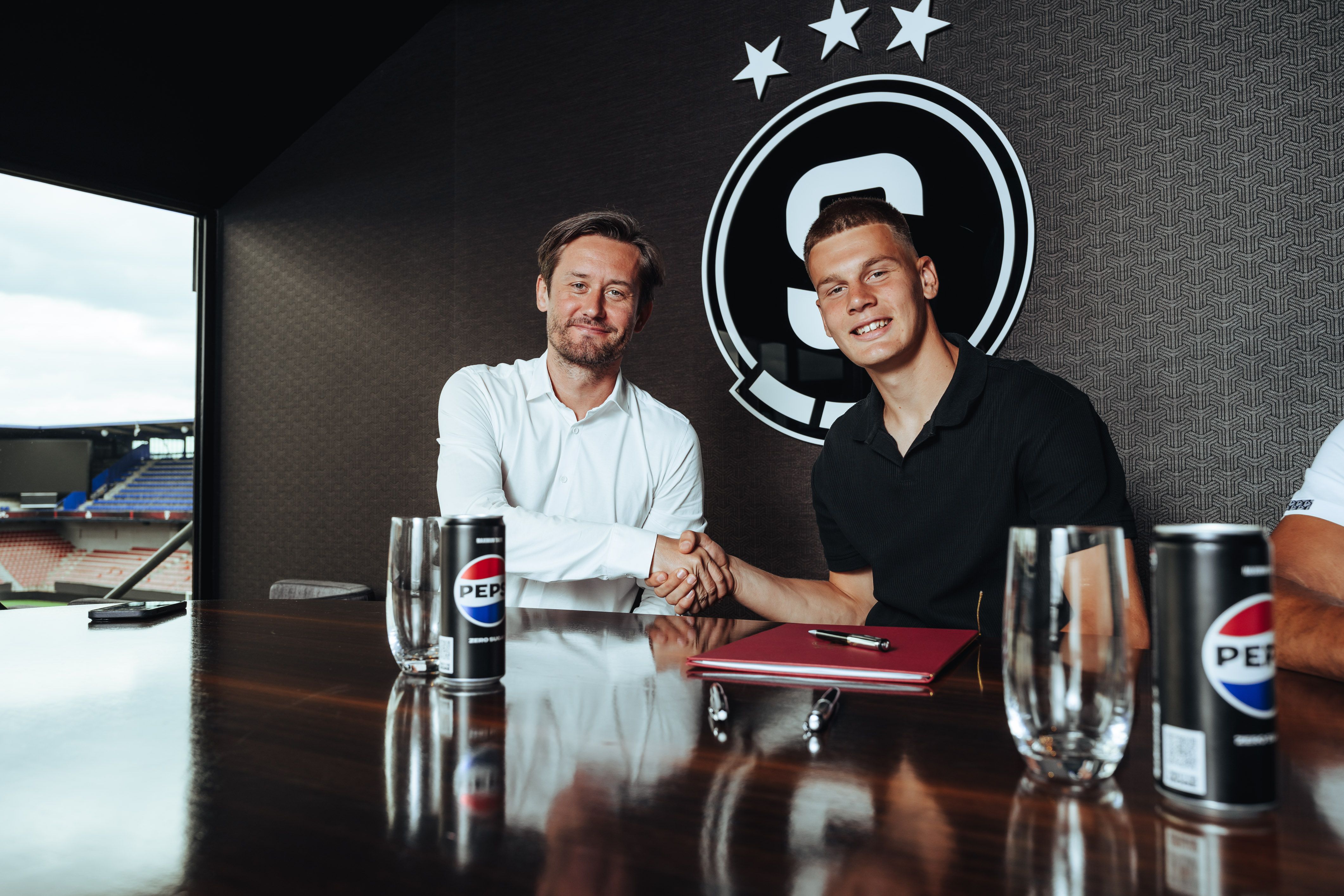 Het bijzondere verhaal van keeperstalent Joeri Heerkens: 'Binnen vijf ...