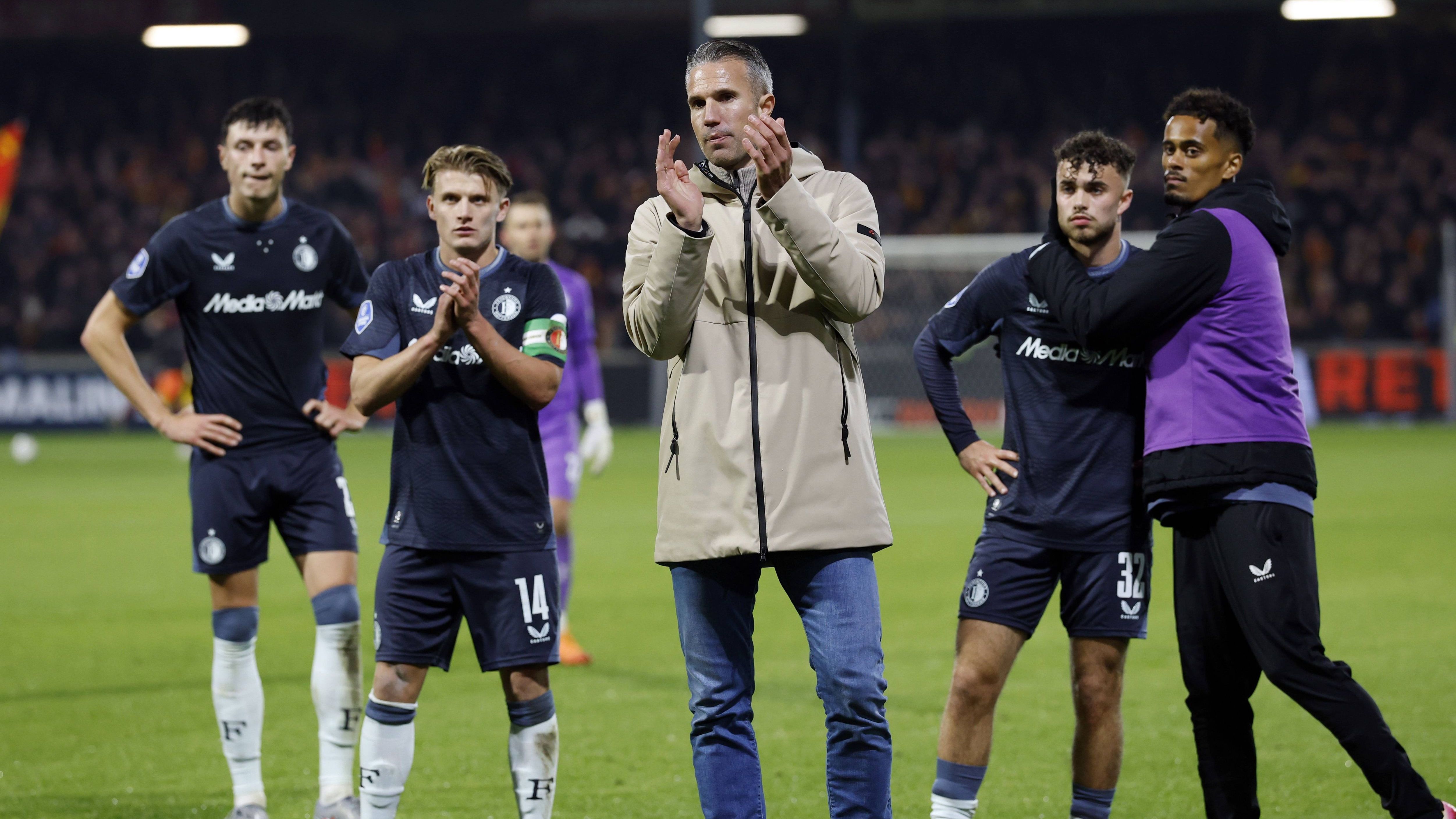 'Robin van Persie zat er als een dood vogeltje bij, zo heb ik hem nog ...