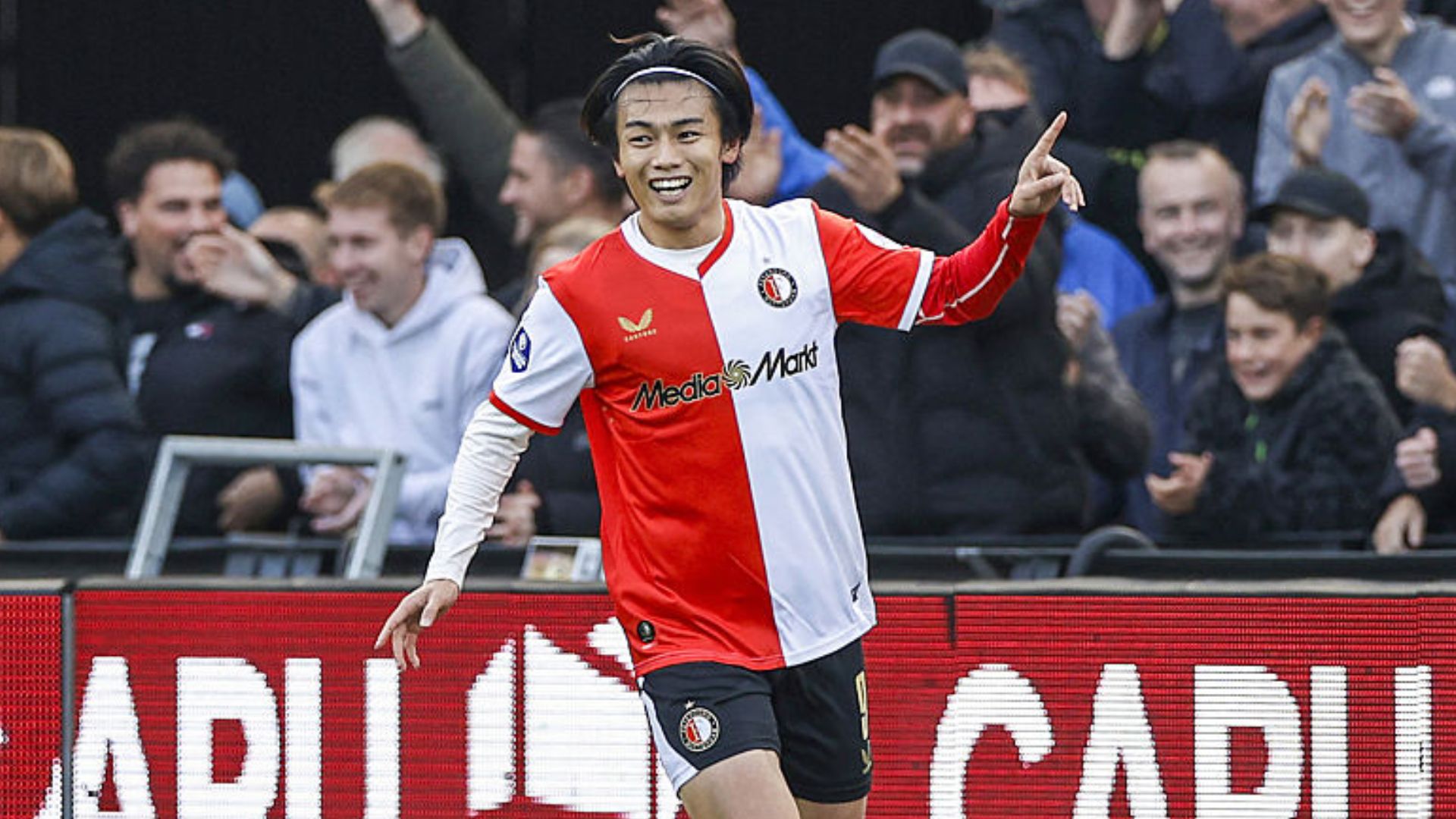 Ayase Ueda schiet Feyenoord naar de winst en maakt dan opvallende beweging | Voetbalzone