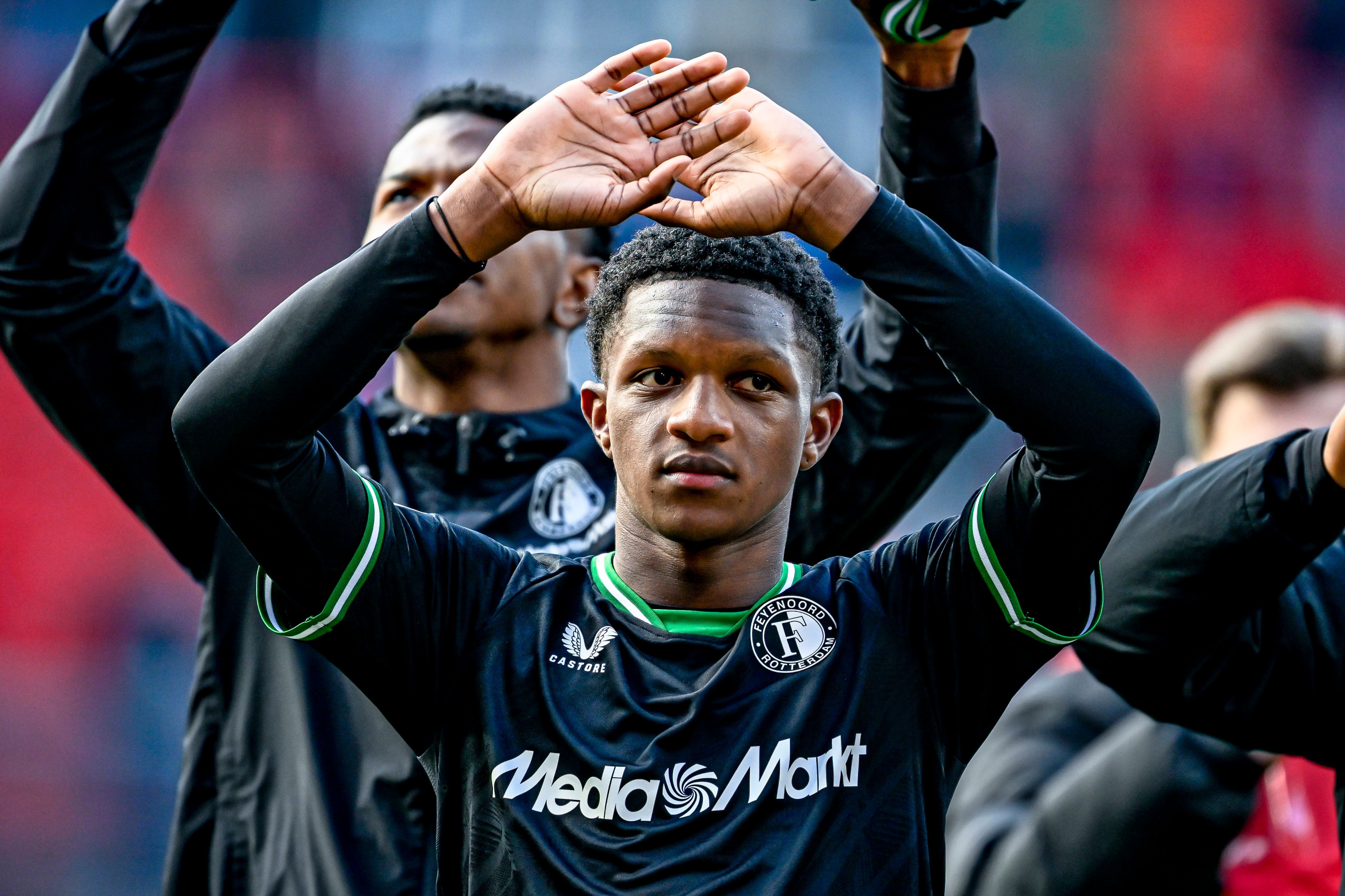 Reiziger hakt knoop door over Givairo Read na afmeldingen van Rensch en ...