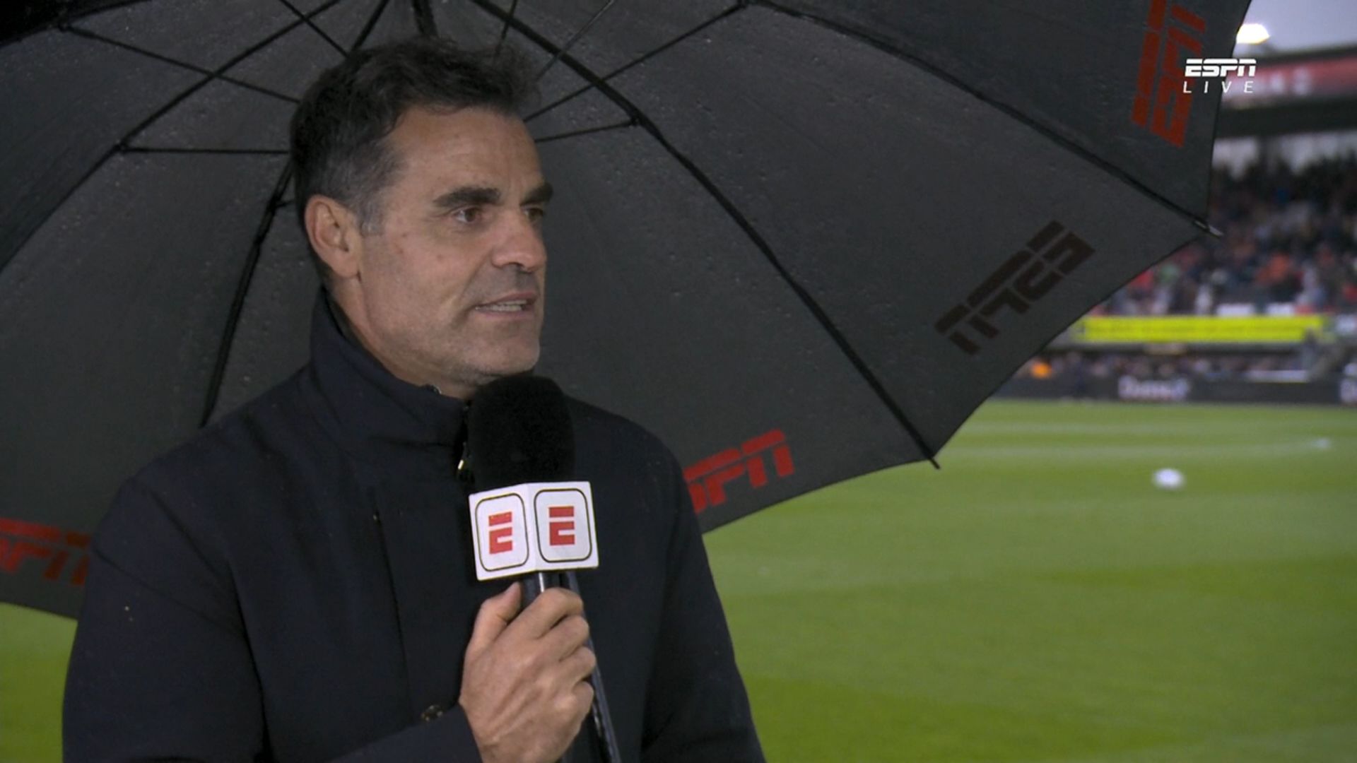 Kenneth Perez ziet 'hele, hele vreemde actie' bij Sparta Rotterdam - Ajax: 'Waarom doet hij dit ...