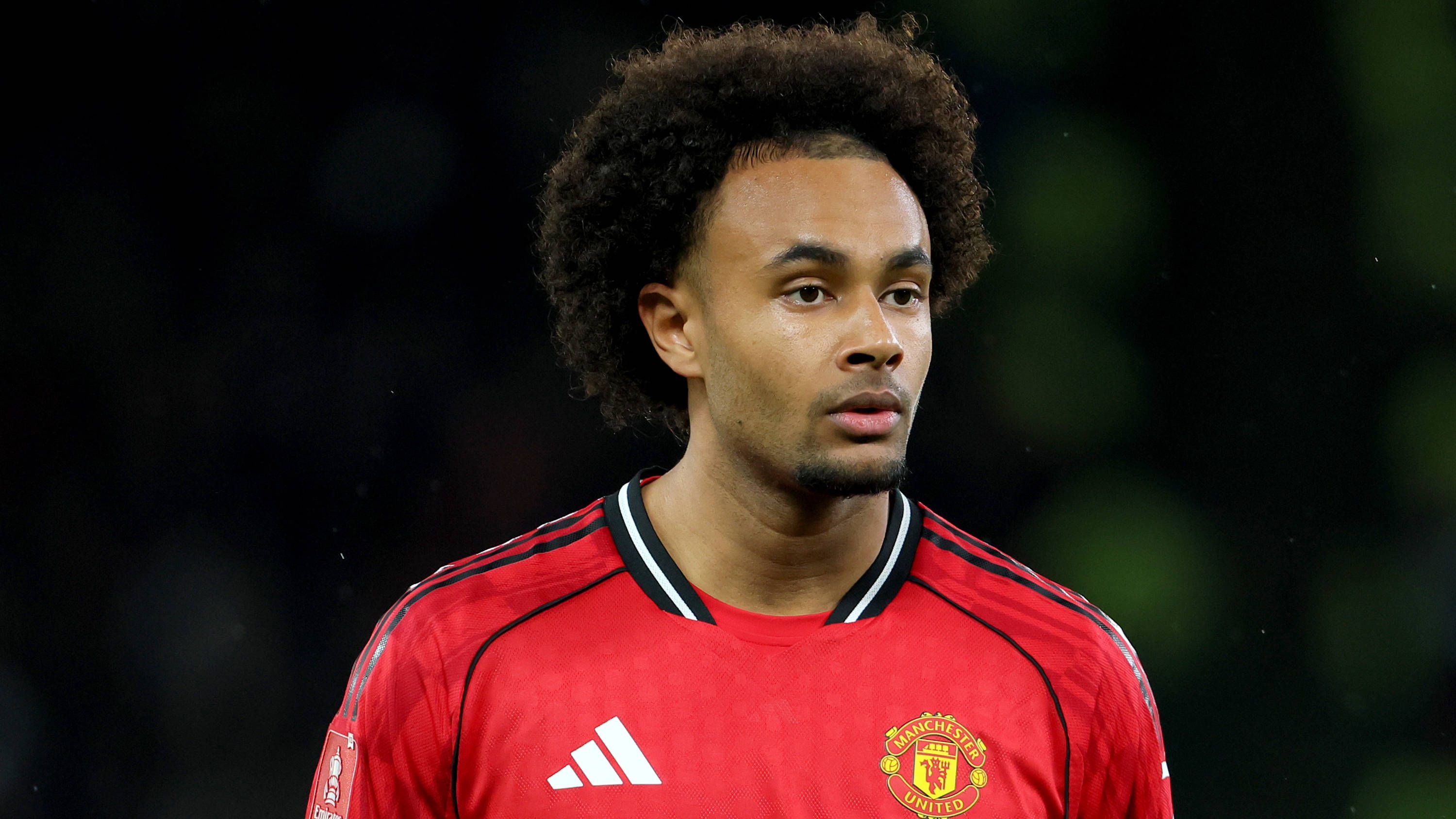 Joshua Zirkzee geeft op Instagram glashelder signaal af aan Manchester ...