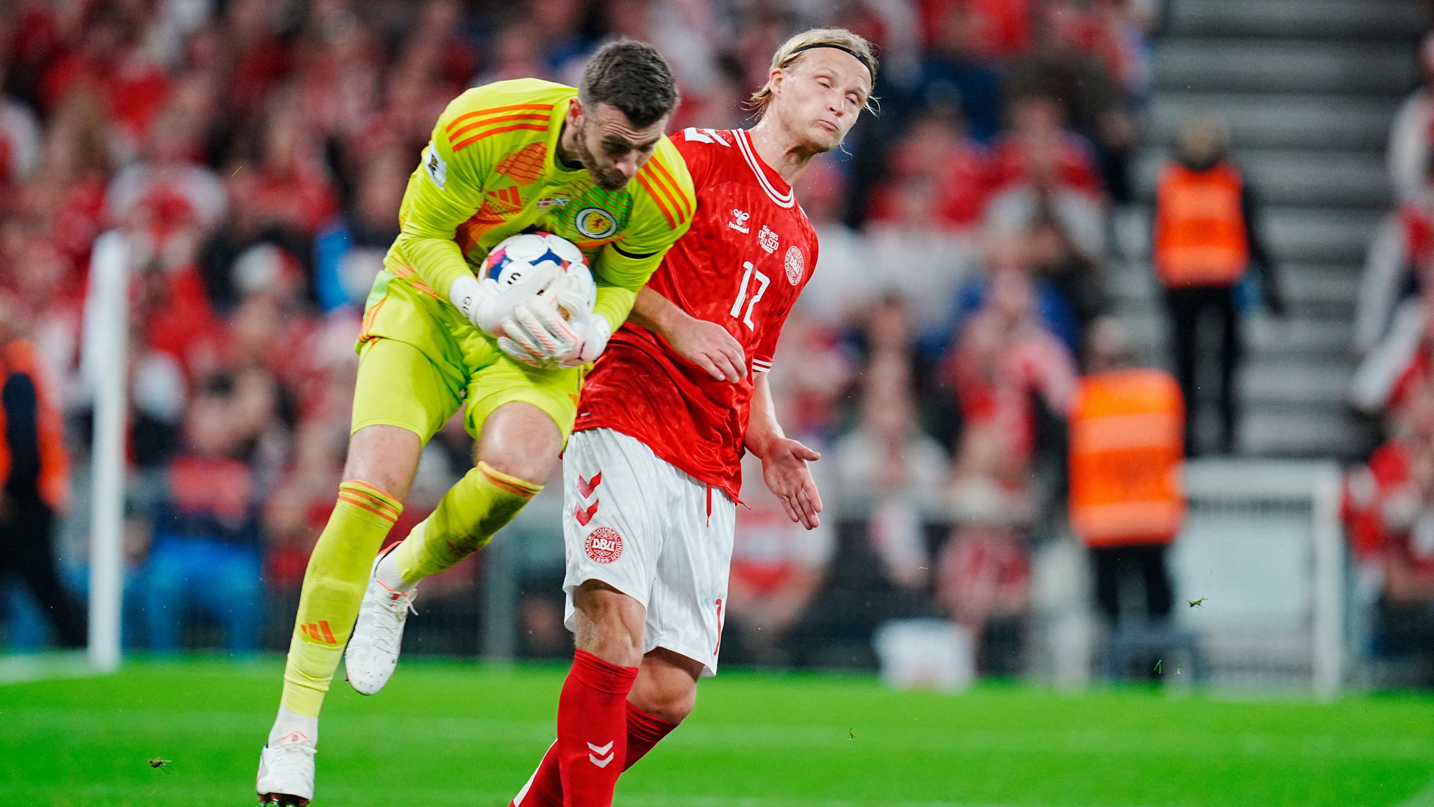 Deense en Schotse fans trekken pijnlijke conclusie over Dolberg na 'eerste' duel als Ajacied ...