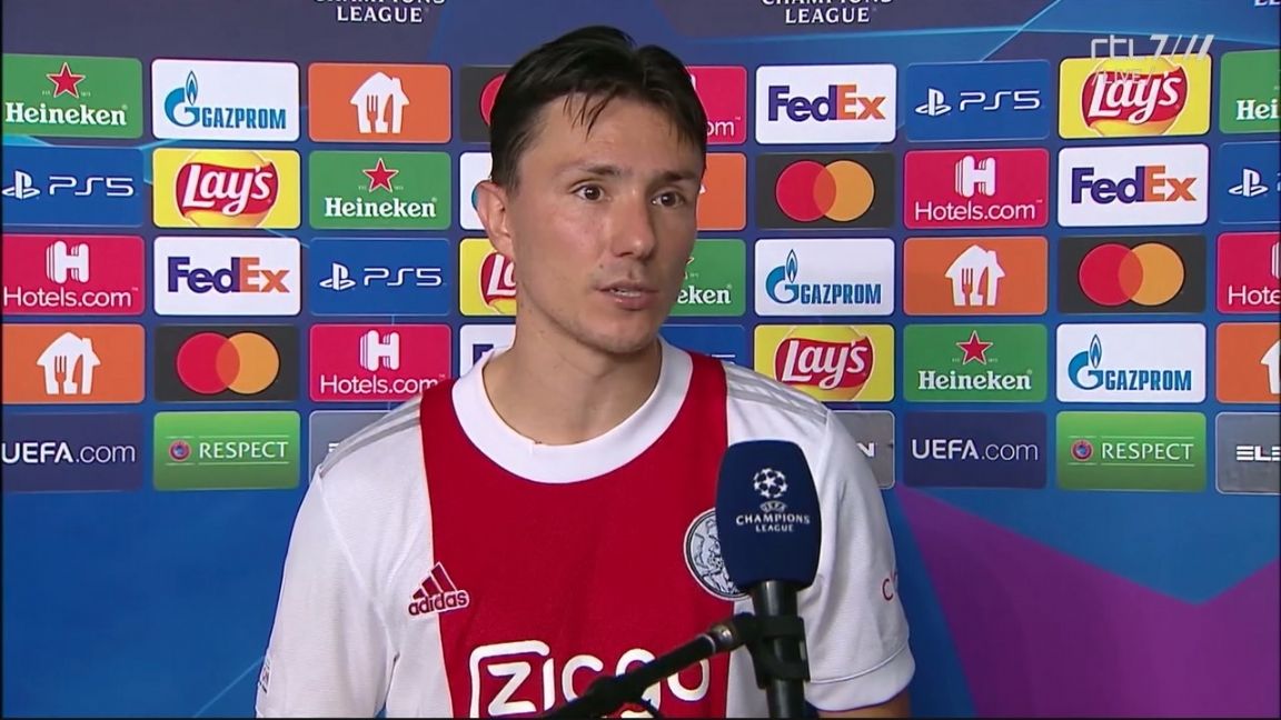 Wesley Sneijder ziet de bui al hangen voor Steven Berghuis | Voetbalzone