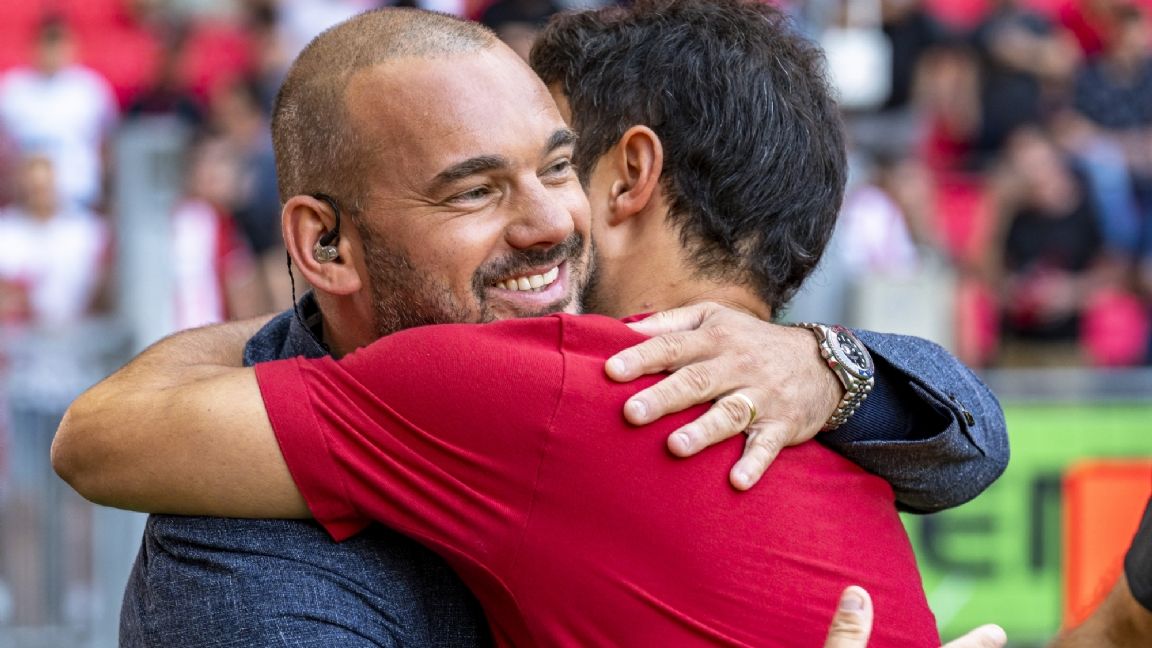 Wesley Sneijder ziet zoon mijlpaal behalen in profvoetbal: 'Trots op je!' | Voetbalzone