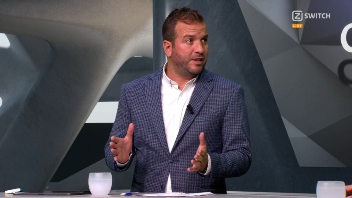 Van der Vaart neemt contact op: 'Ongelooflijke flapdrol! Het stoort mij ...