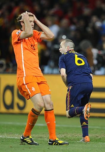 Messi ziet Xavi en Iniesta als favorieten voor winnen Gouden Bal | Voetbalzone