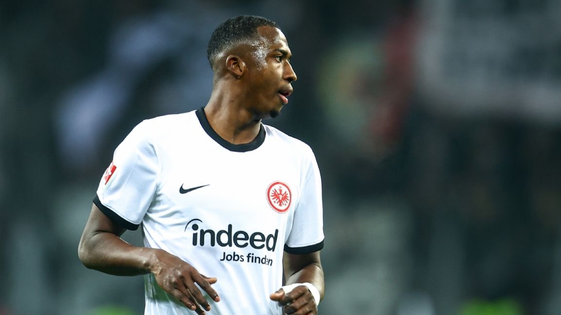 Eintracht Frankfurt-ster Willian Pacho lijkt gedroomde opvolger Virgil ...